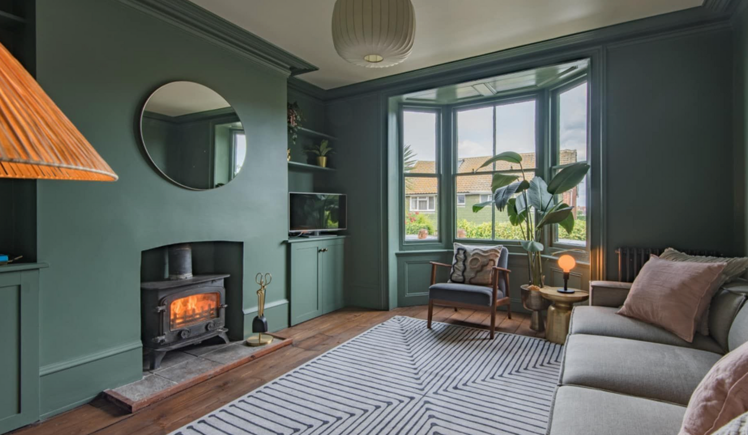 How to Paint Coving: The Ultimate Guide | Plaster Ceiling Roses