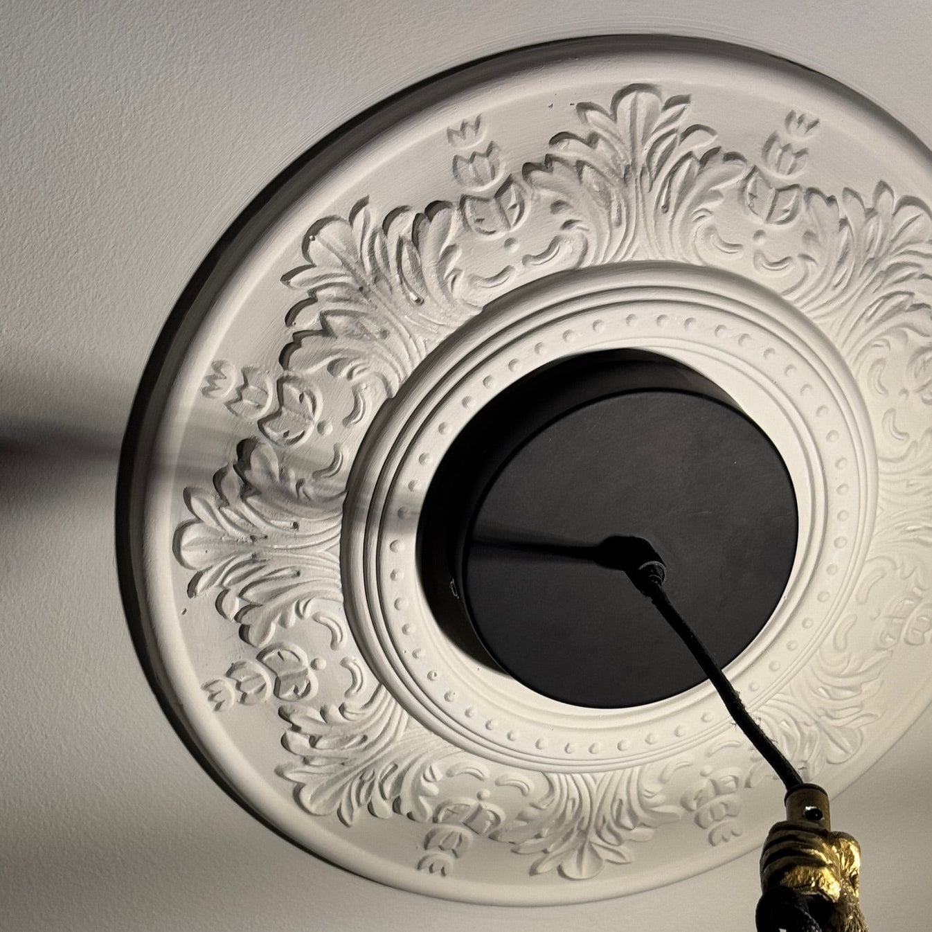 Small Palmette Plaster Ceiling Rose 330mm | Plaster Ceiling Roses