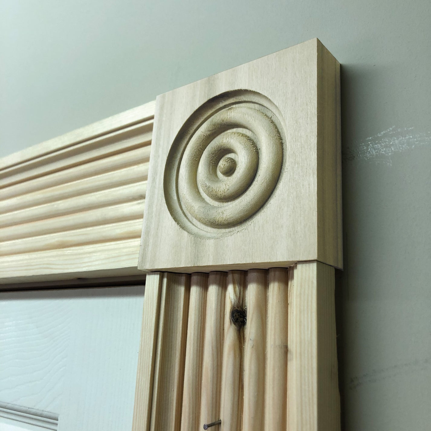 Victorian Timber Corner Block 95 x 95 x 20mm | Plaster Ceiling Roses